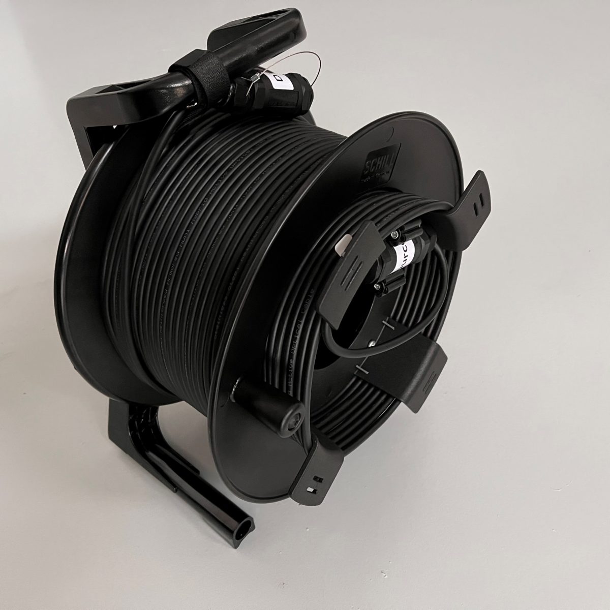 DisplayPort cable 8K 60Hz armored 100m with connector protection ...